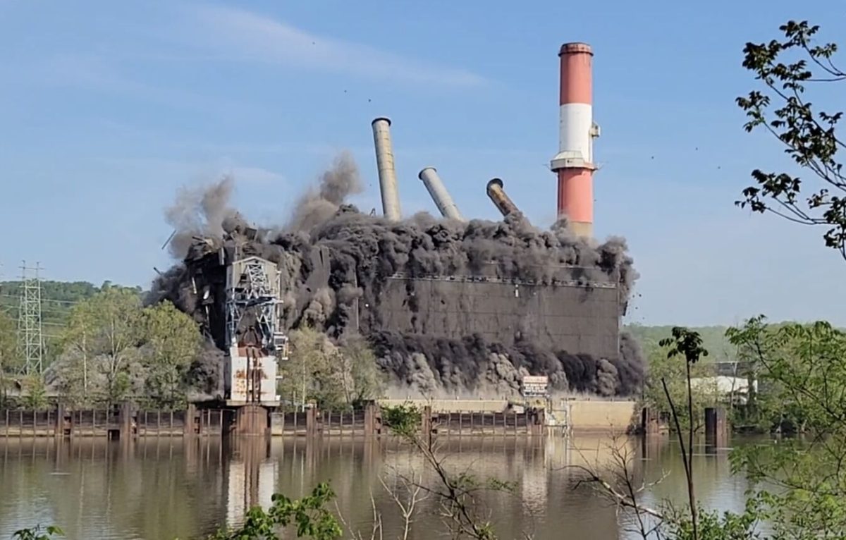 Demo crews implode defunct Elrama power plant - Observer-Reporter